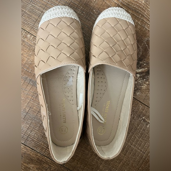 Alexis Bendel | Shoes | Womens Alexis Bendel Nude Woven Slip On Flats ...